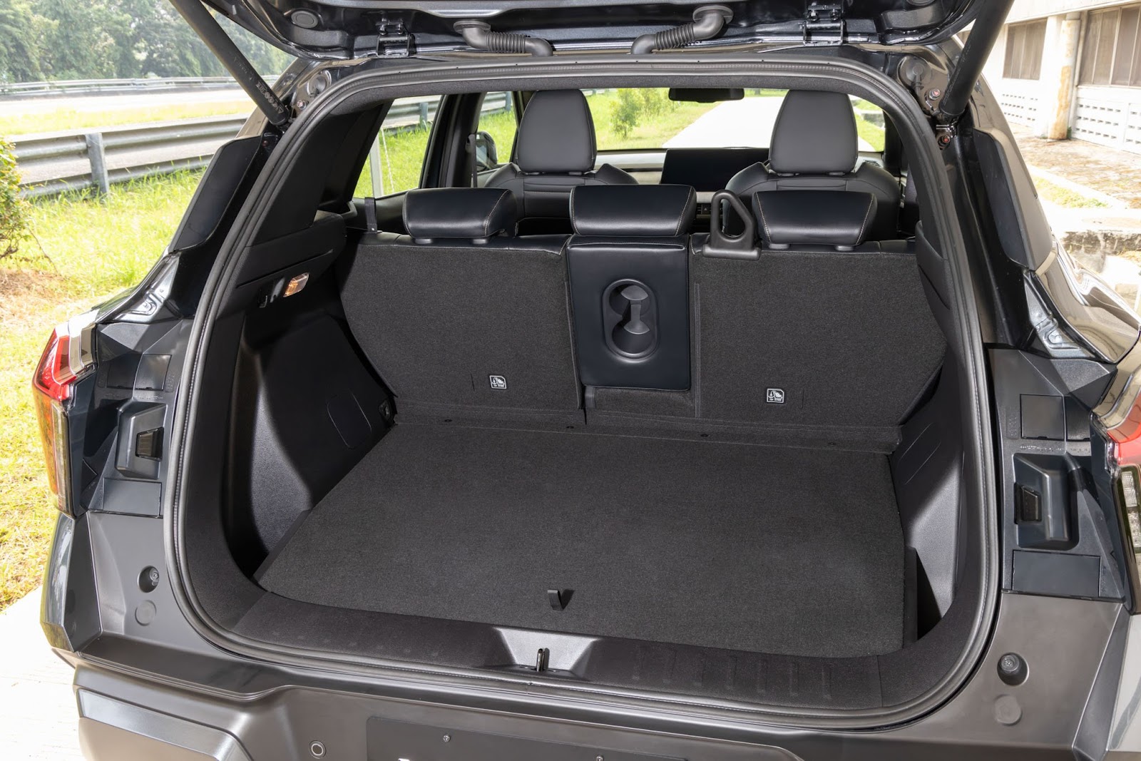 MITSUBISHI XFORCE RA MẮT TOÀN CẦU: SUV CỠ B THIẾT KẾ BẮT MẮT