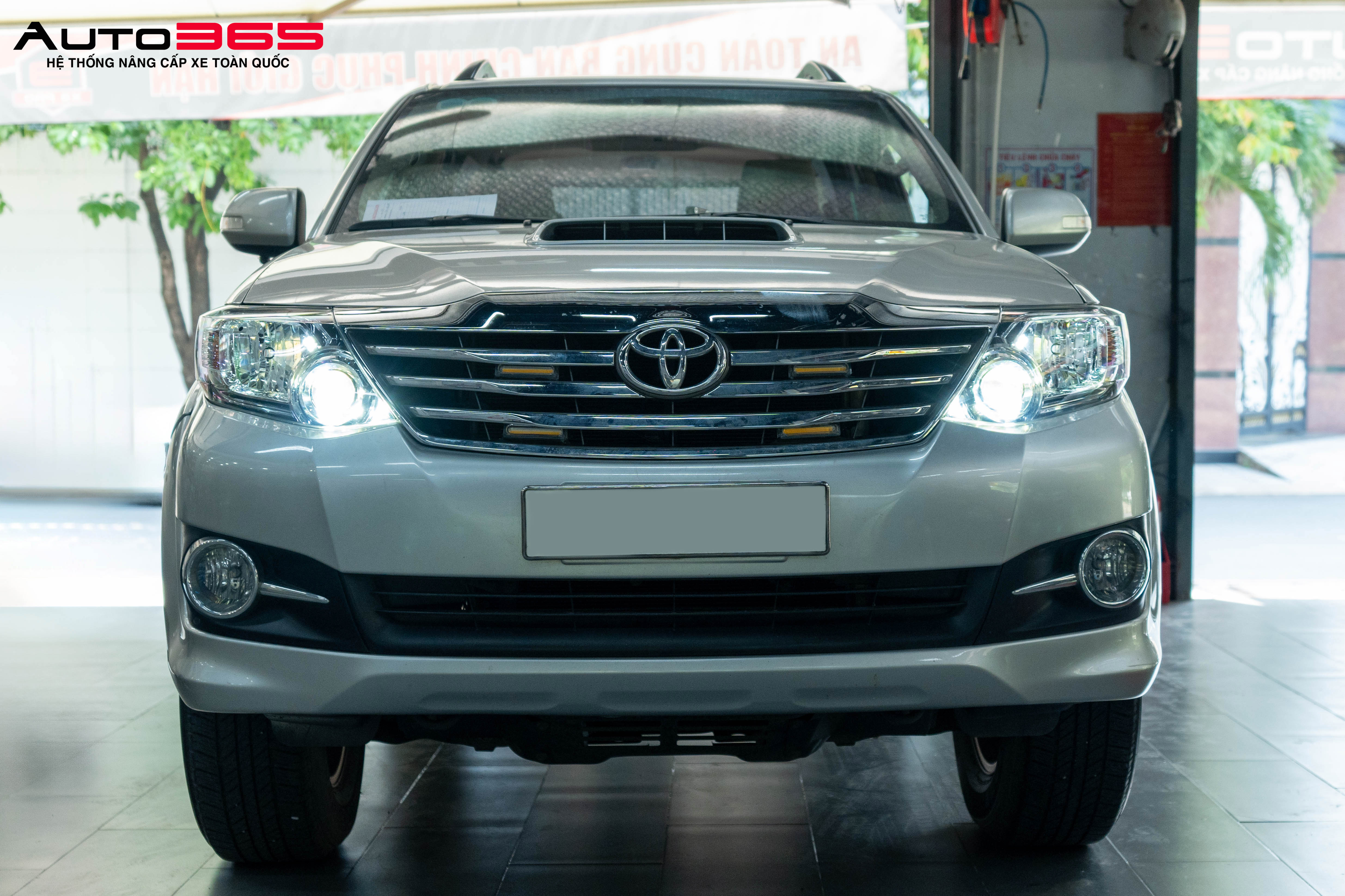ĐỘ ĐÈN TOYOTA FORTUNER MỚI NHẤT NĂM 2024