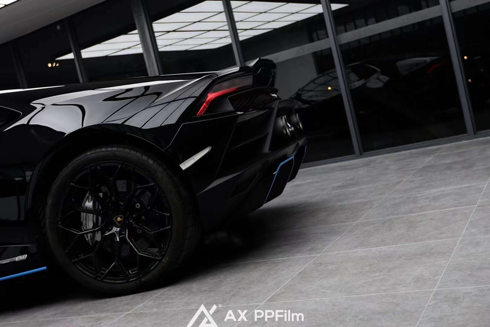 LAMBORGHINI HURACAN EVO DÁN AX COLOR PPF - SUPER BLACK